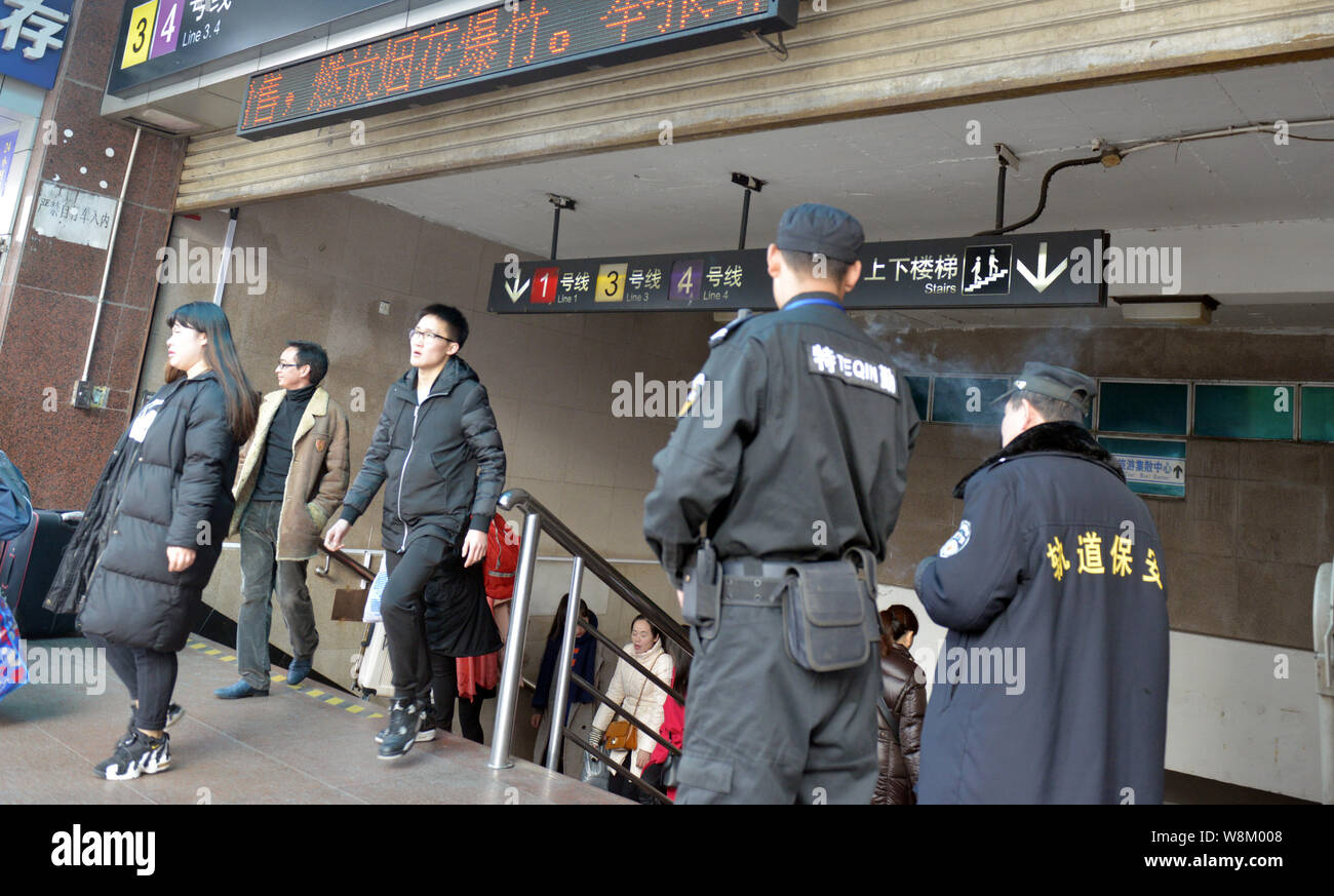 Near metro station entrance hi-res stock photography and images - Alamy