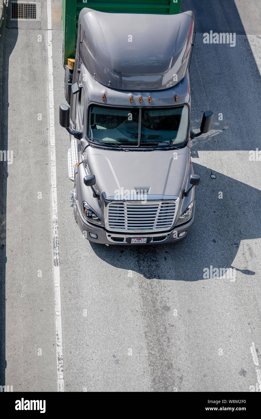 Silver rigs hi-res stock photography and images - Alamy