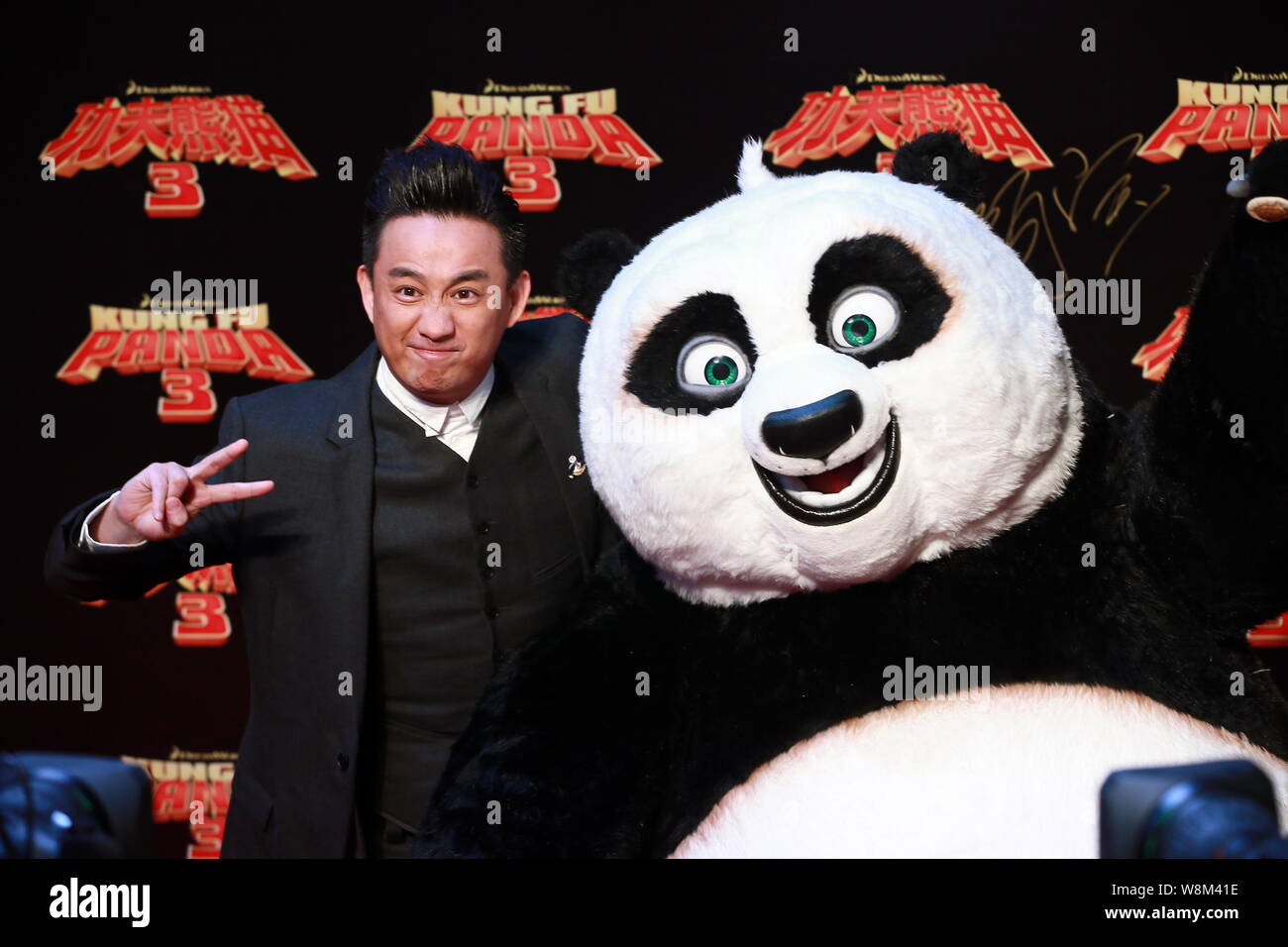 Chinese actor Huang Lei arrives on the red carpet for the China ...