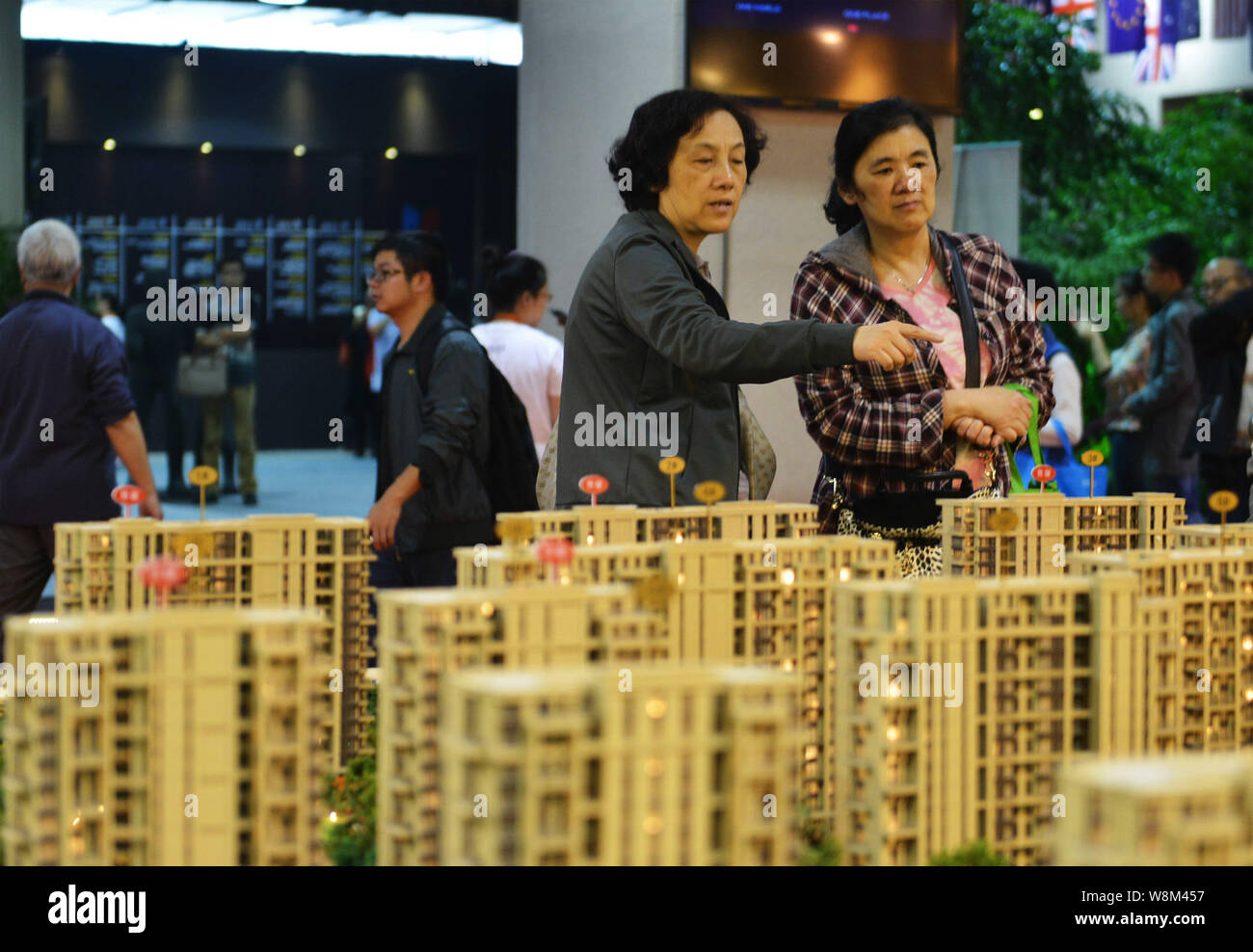 Housing developer models hi-res stock photography and images - Alamy