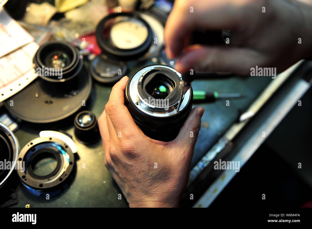 Camera repair hi-res stock photography and images - Alamy