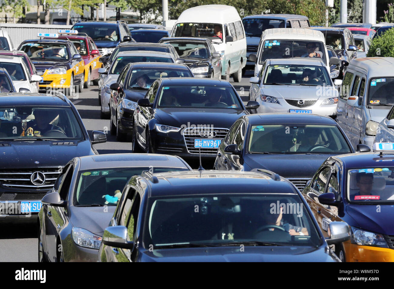 Bogged down hi-res stock photography and images - Alamy