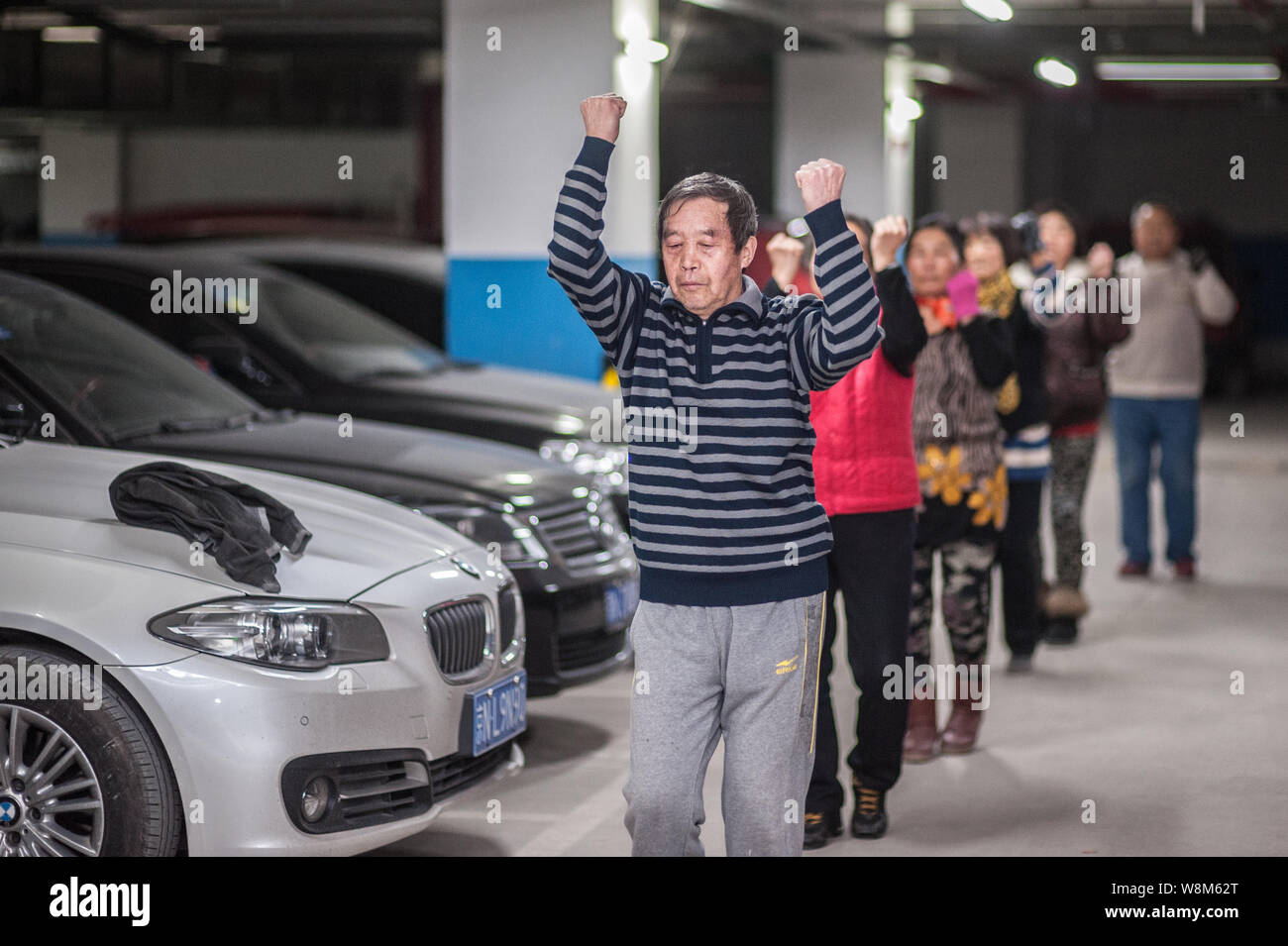 Chinese garage hi-res stock photography and images - Alamy