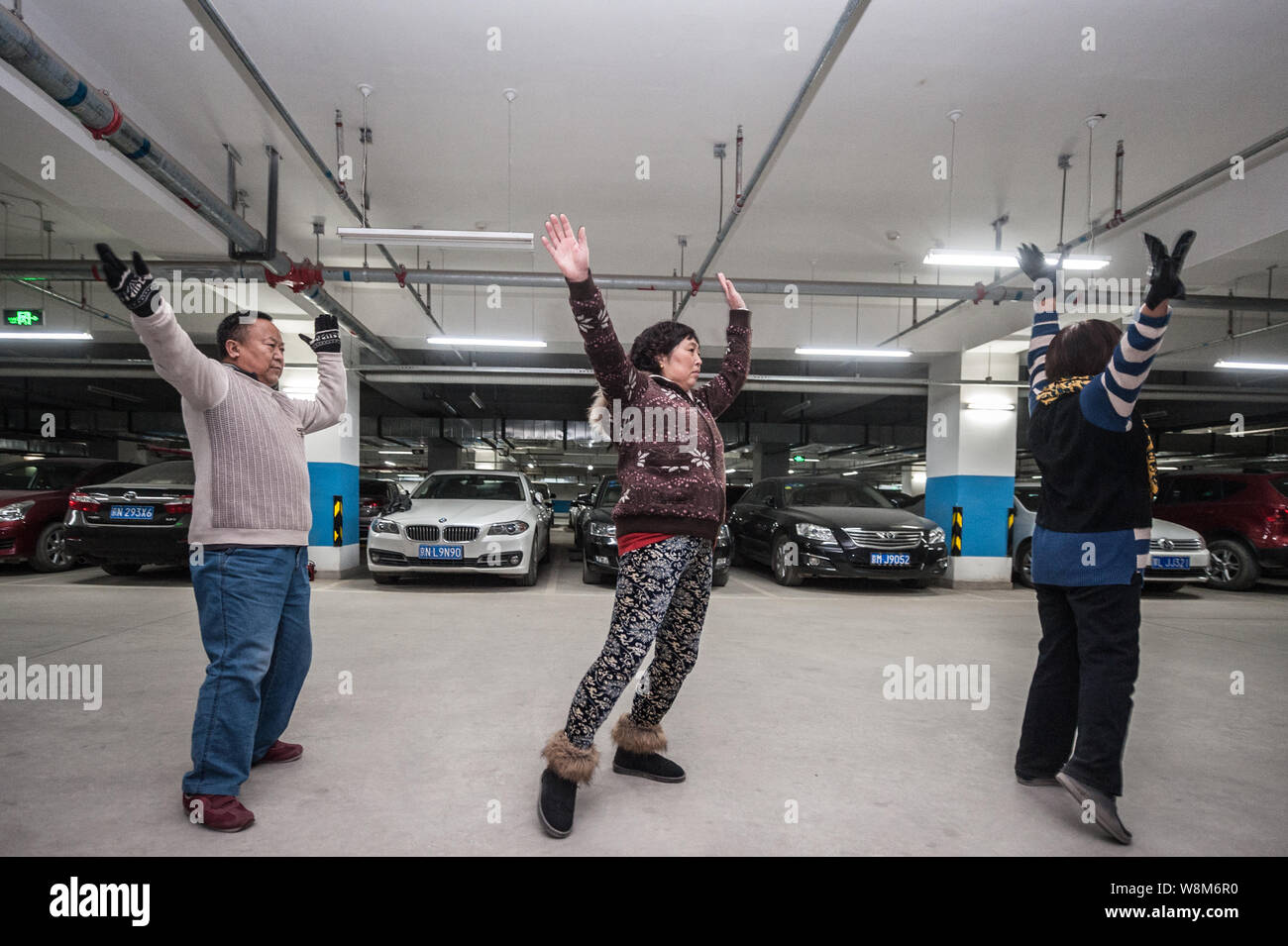 Chinese garage hi-res stock photography and images - Alamy