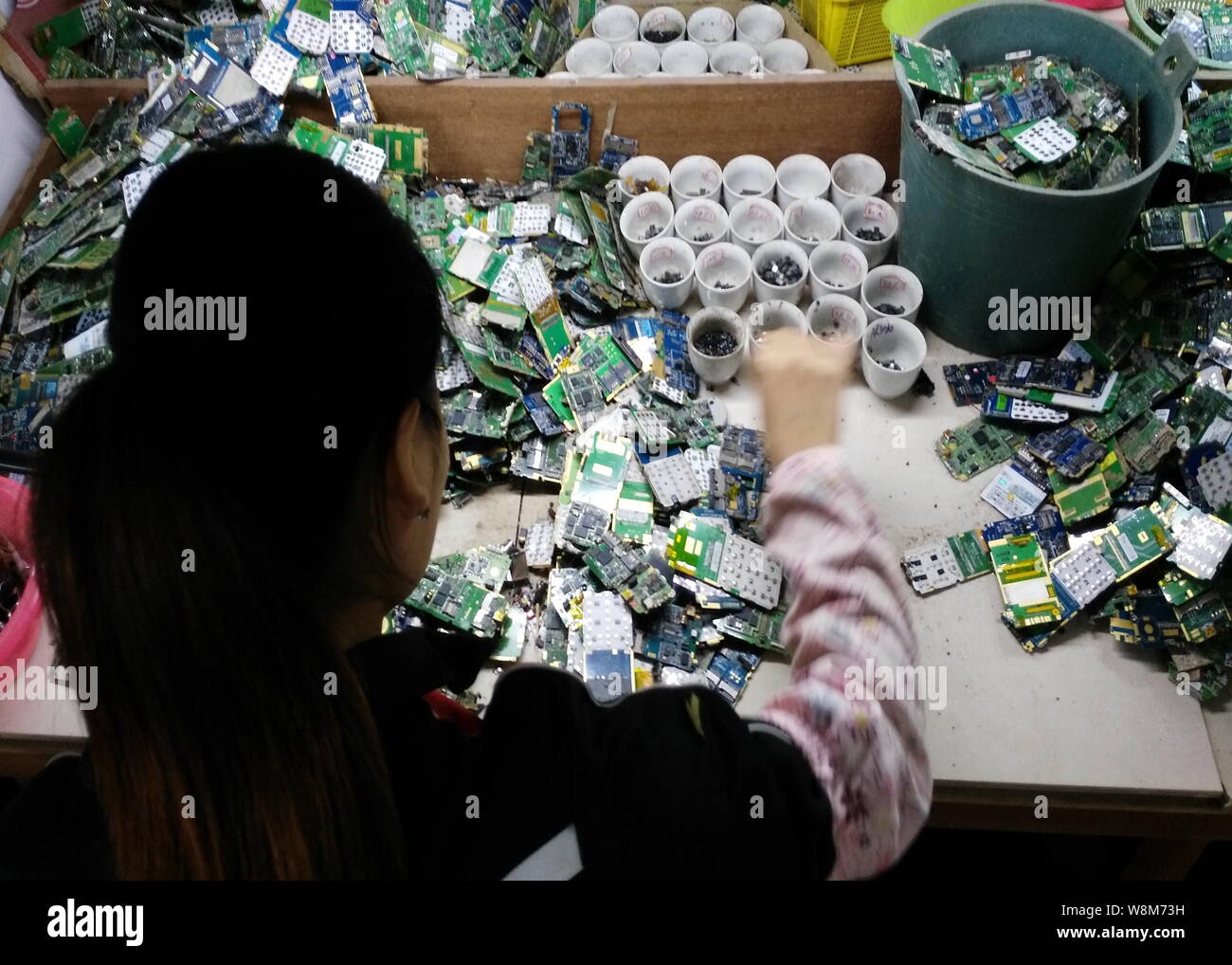 Guiyu e waste hi-res stock photography and images - Alamy