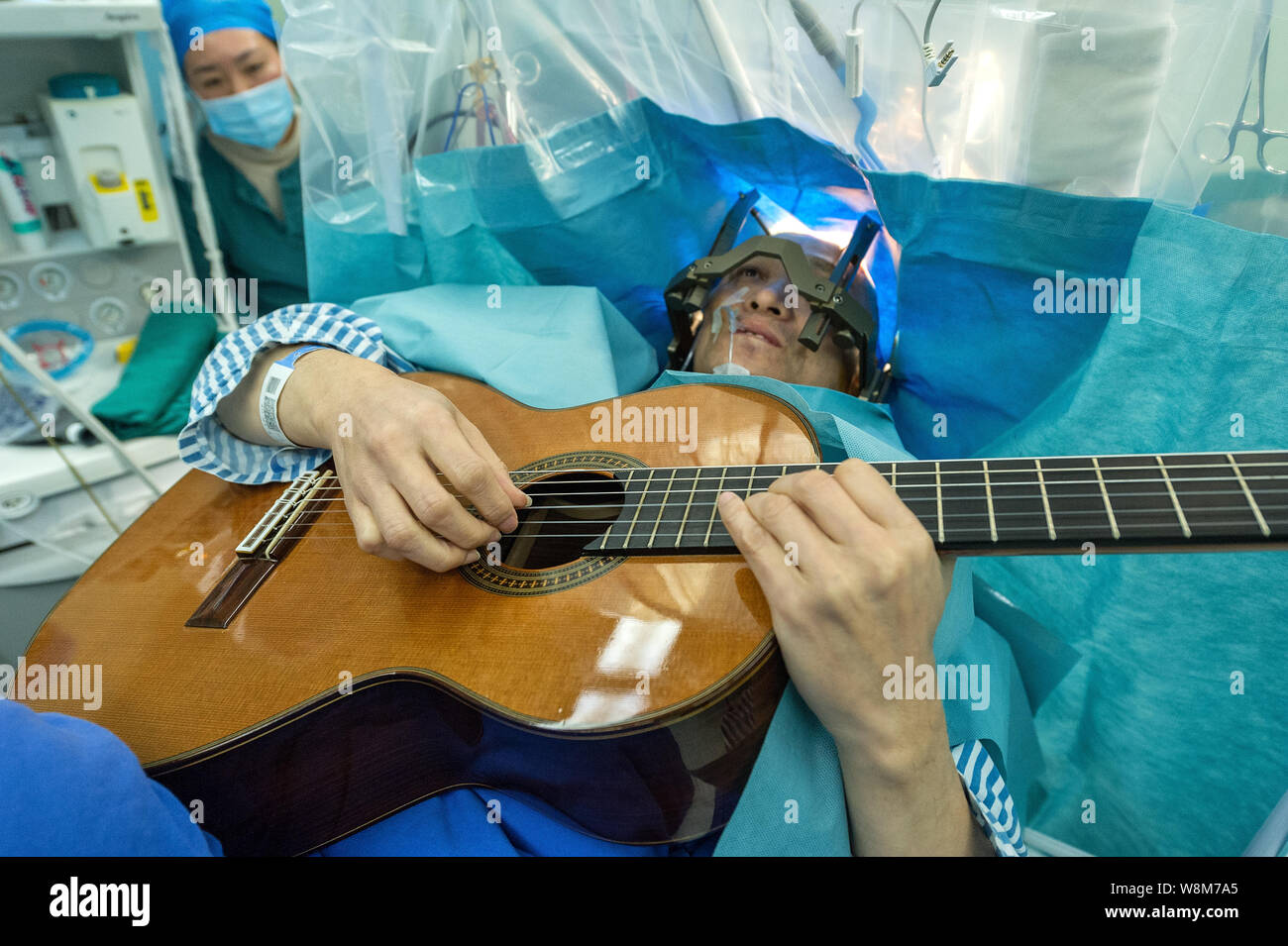 Patient undergoing brain surgery hi-res stock photography and images ...