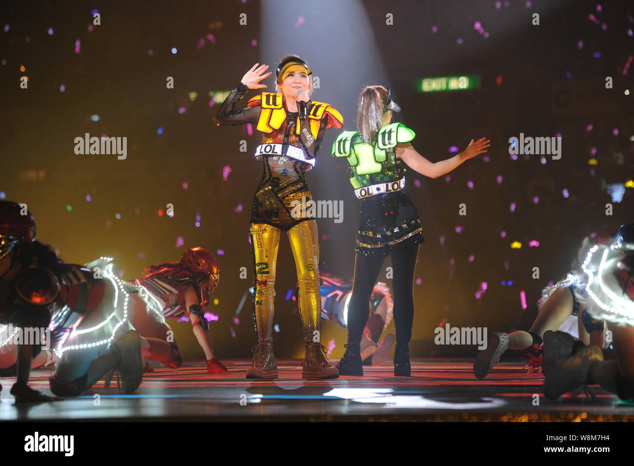 Gillian Chung, right, and Charlene Choi of Hong Kong pop duo Twins ...