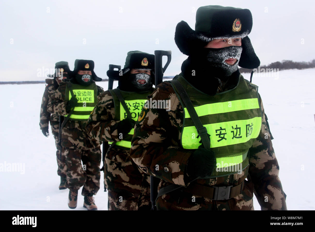 Chinese border patrol hi-res stock photography and images - Alamy