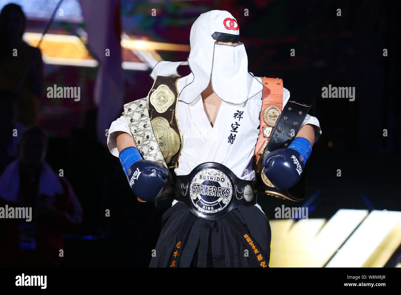 Japanese boxer KING arrives before fighting Chinese boxer Wang ...