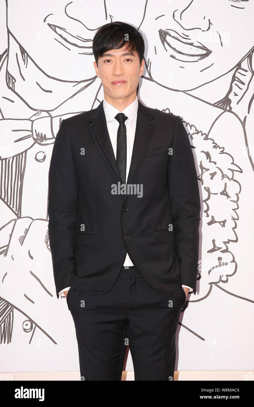 --FILE--Retired Chinese star hurdler Liu Xiang arrives for the wedding ...