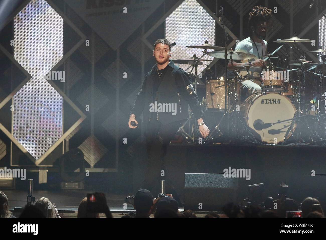 Bazzi concert hi-res stock photography and images - Alamy