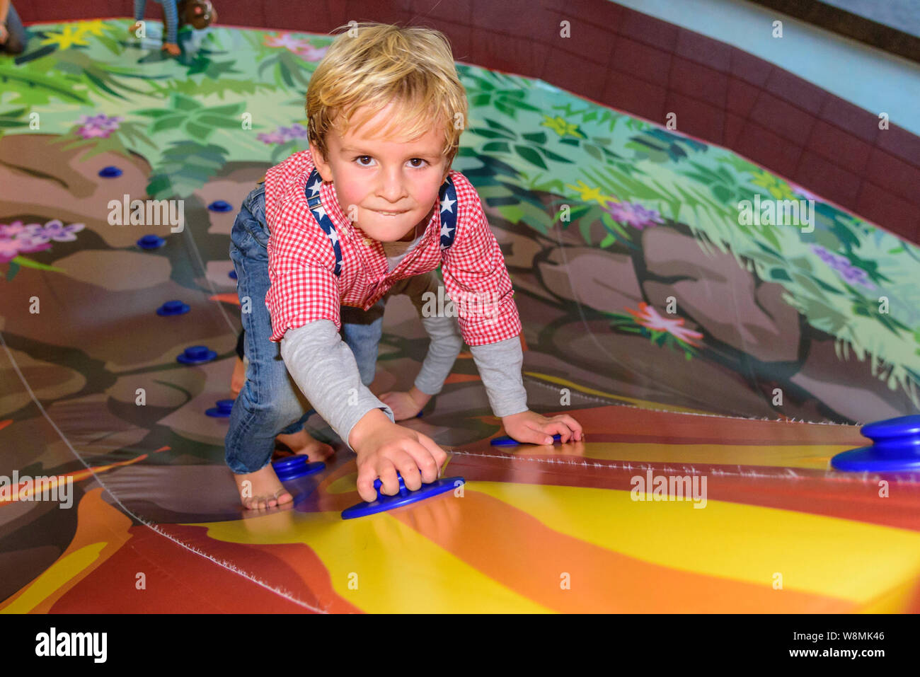 Indoor climbing kids hi-res stock photography and images - Alamy
