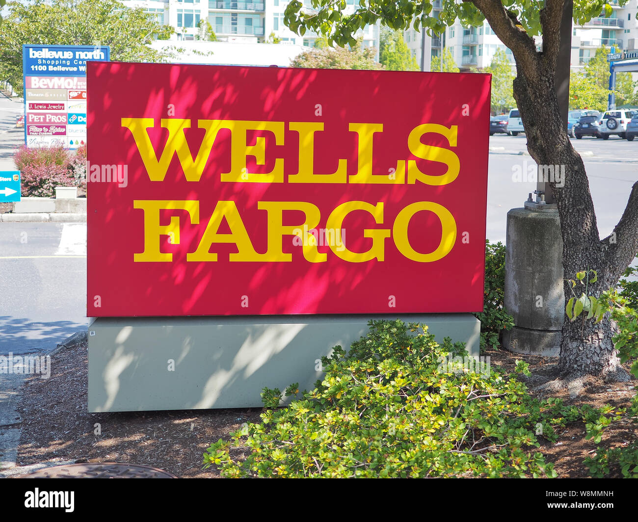 Wells fargo logo hi-res stock photography and images - Alamy