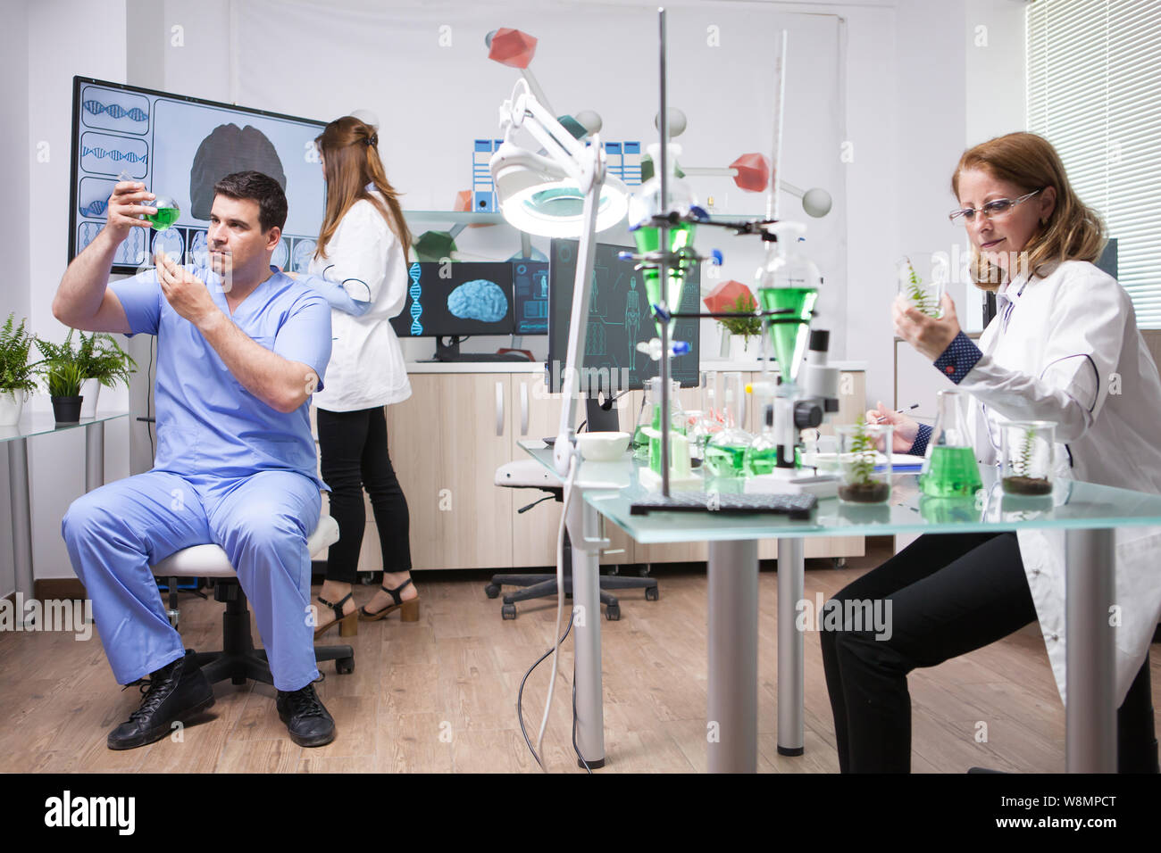 Laboratory quality control hi-res stock photography and images - Alamy
