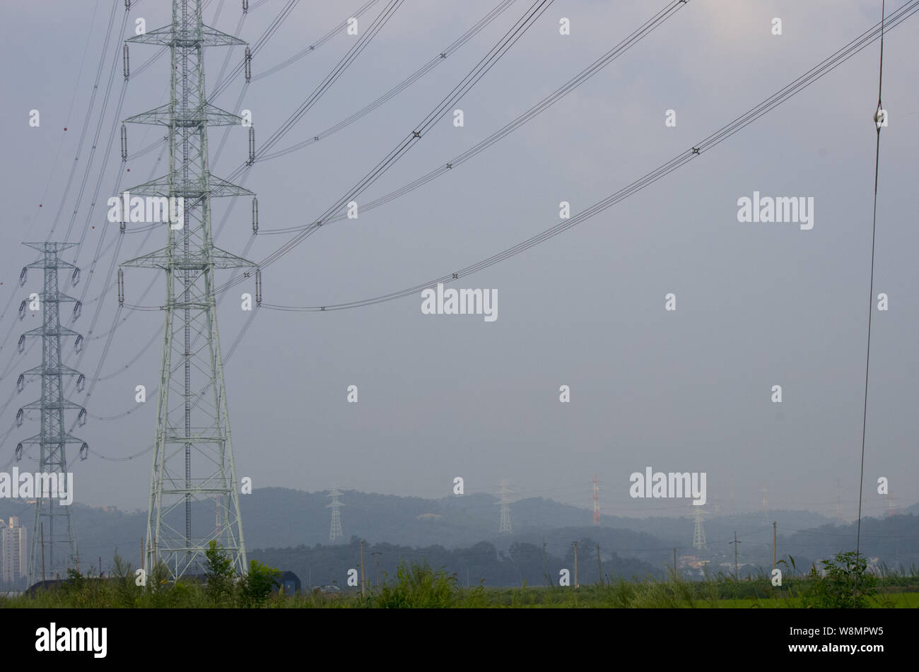 power line tower Stock Photo - Alamy