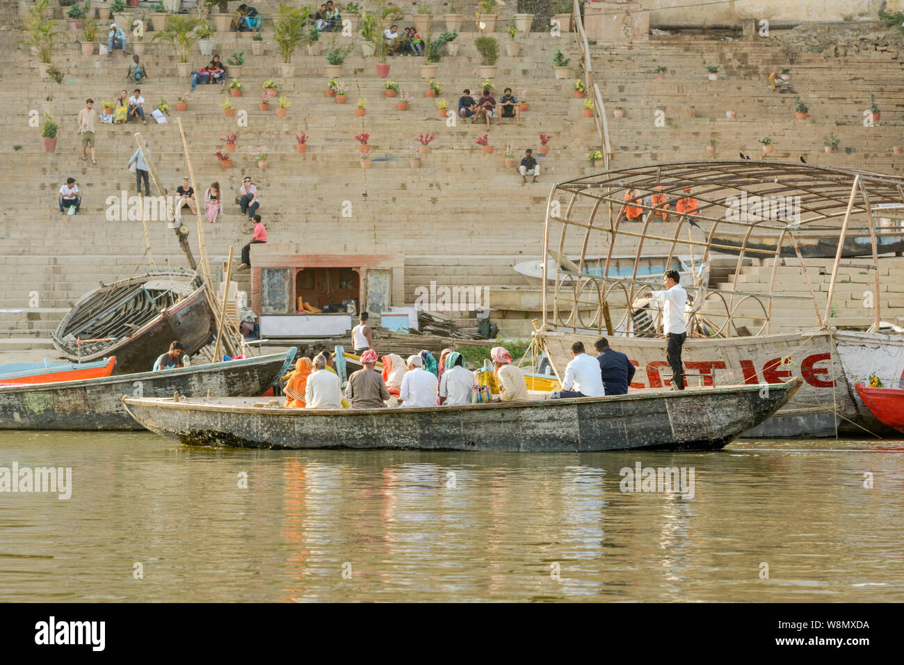 Banaras boat ride hi-res stock photography and images - Alamy
