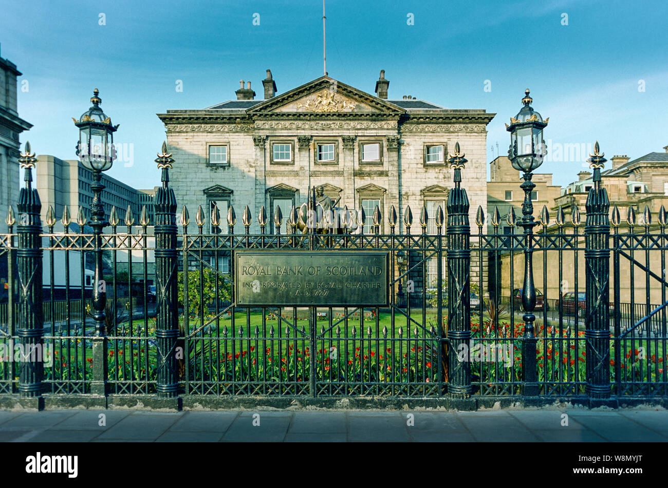 Royal Bank of Scotland building in Edinburgh Stock Photo - Alamy
