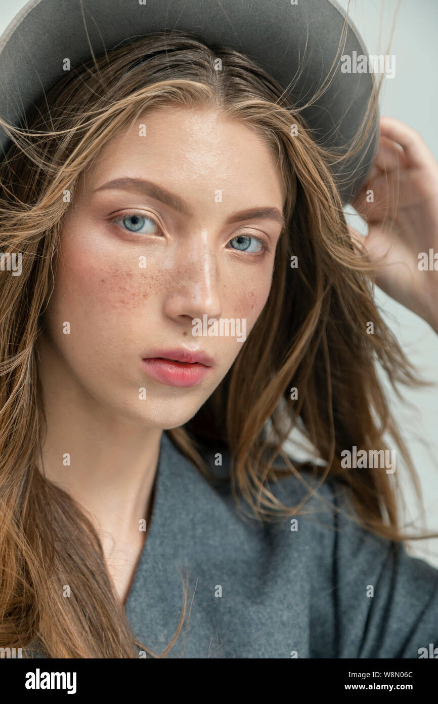 Grey hat hi-res stock photography and images - Alamy