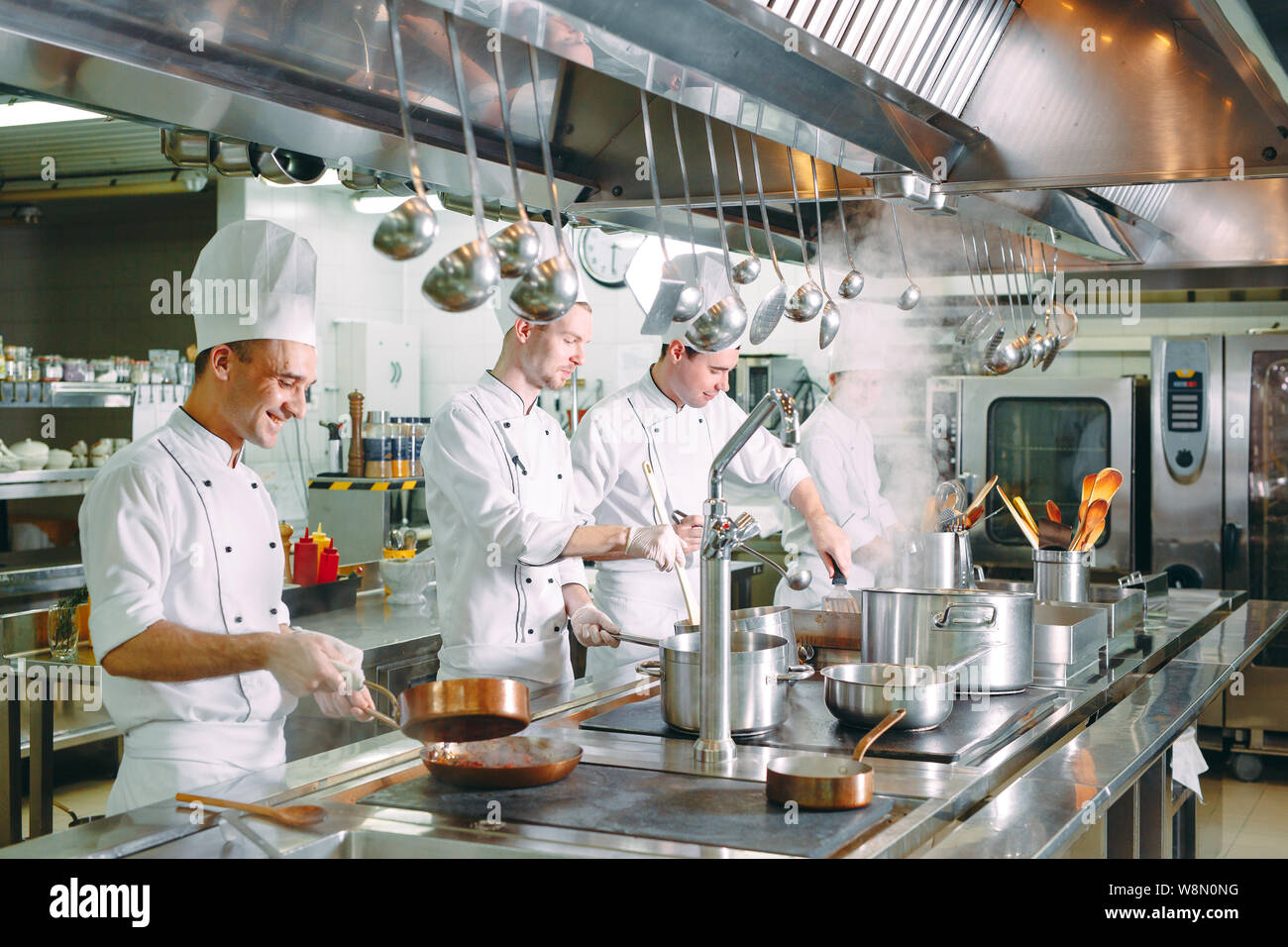 Hotel chefs seafood hi-res stock photography and images - Alamy