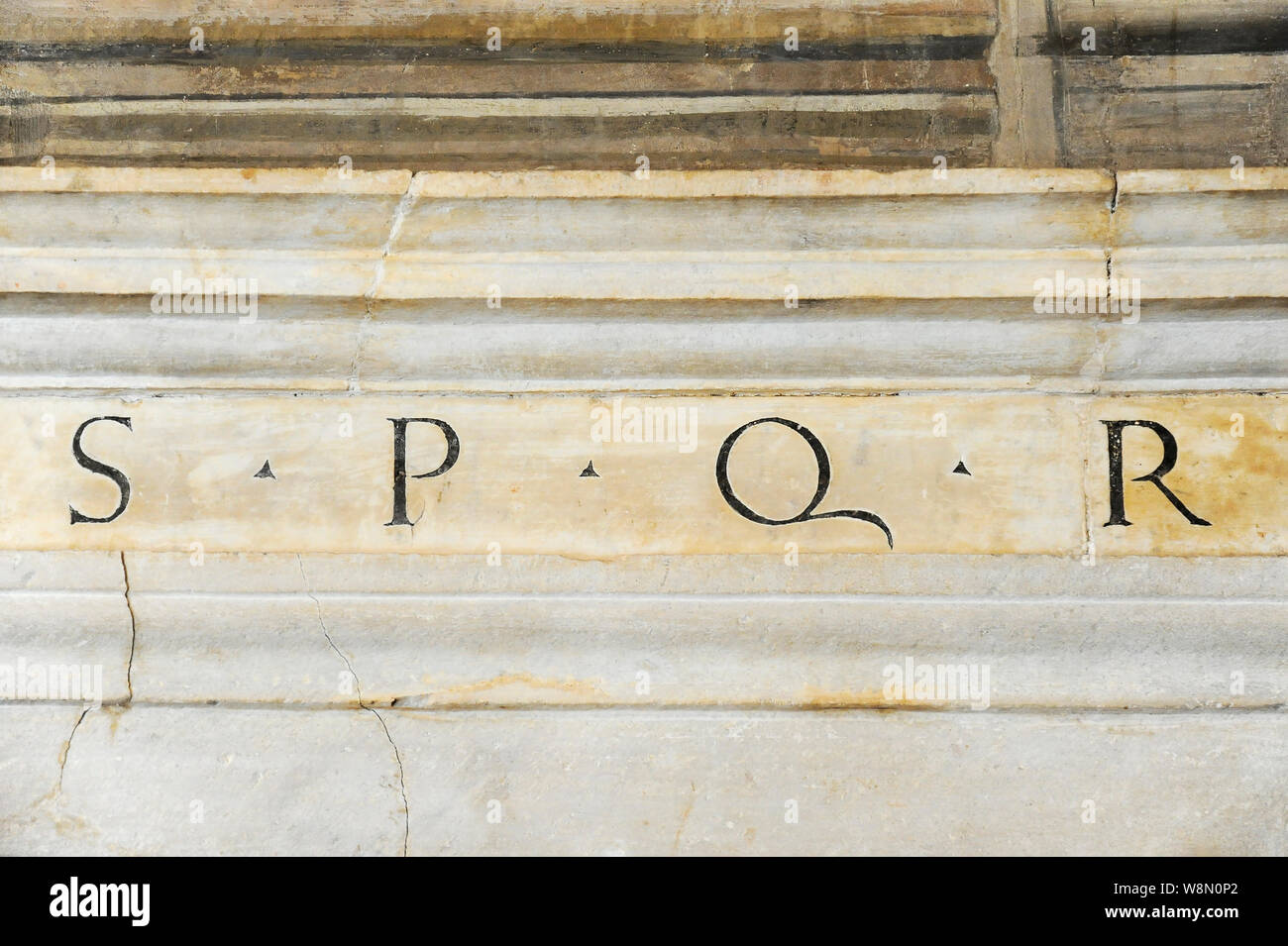 Spqr emblem hi-res stock photography and images - Alamy