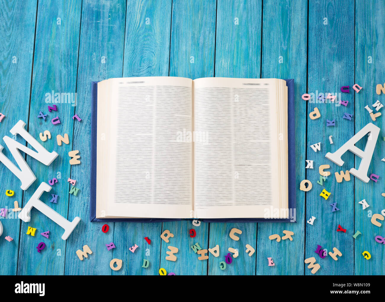 Book open pages hi-res stock photography and images - Alamy
