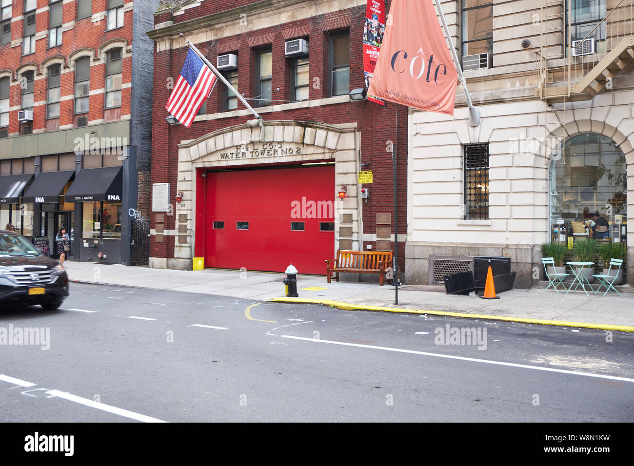 Ladder 3 firehouse 911 first responders NYC Stock Photo - Alamy