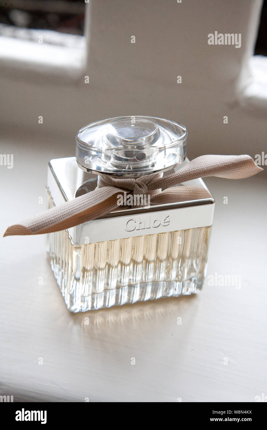 Chloe perfume hi-res stock photography and images - Alamy