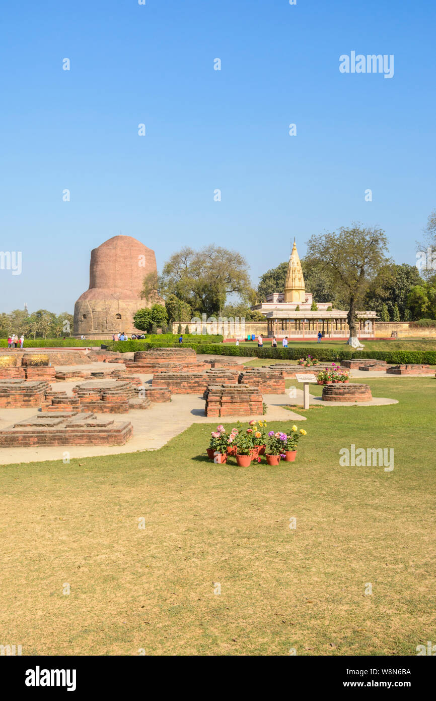 Dhamek Stupa and Shri Digambar Jain Temple, Sarnath, near Varanasi ...