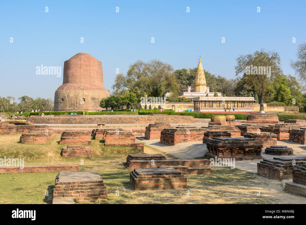 Dhamek Stupa and Shri Digambar Jain Temple, Sarnath, near Varanasi ...