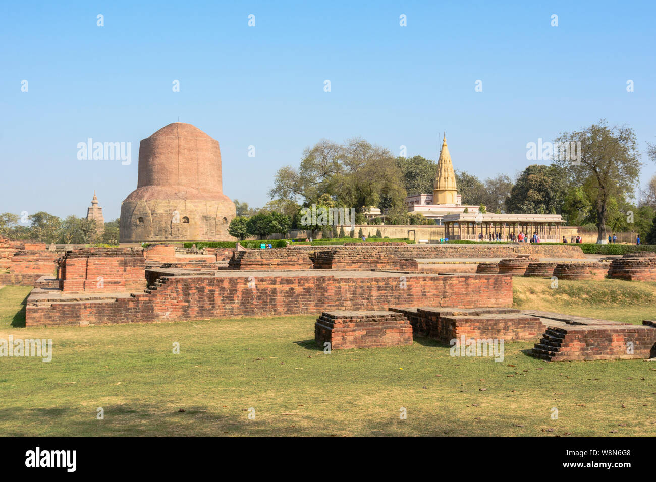 Dhamek Stupa and Shri Digambar Jain Temple, Sarnath, near Varanasi ...