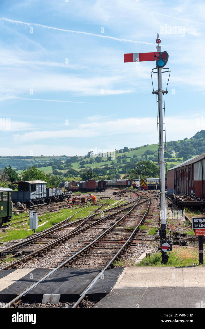 Crossover railroad track hi-res stock photography and images - Alamy