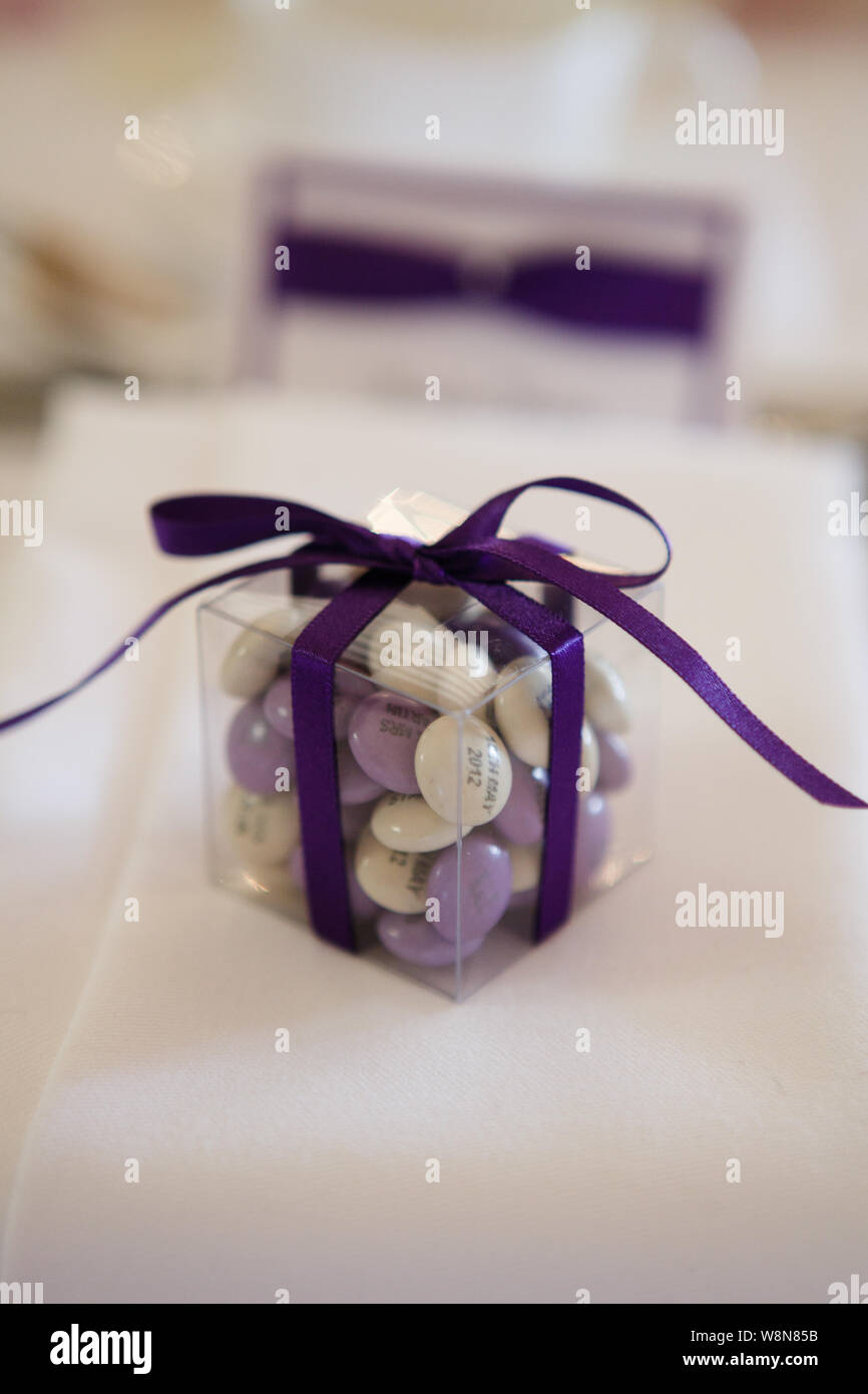 Wedding guest favour hi-res stock photography and images - Alamy