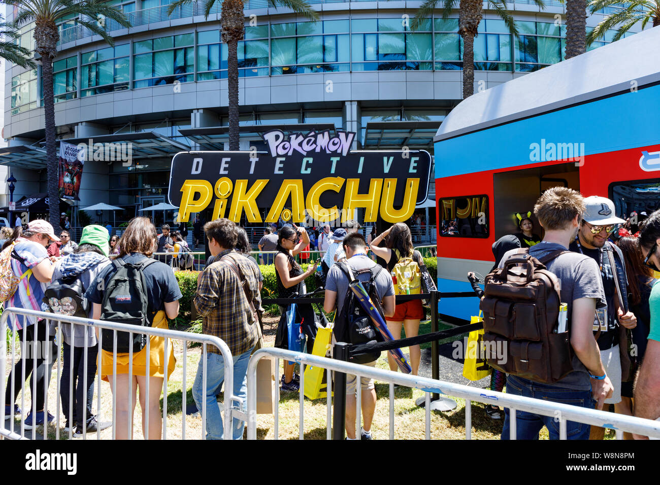 Detective pikachu 2019 hi-res stock photography and images - Alamy