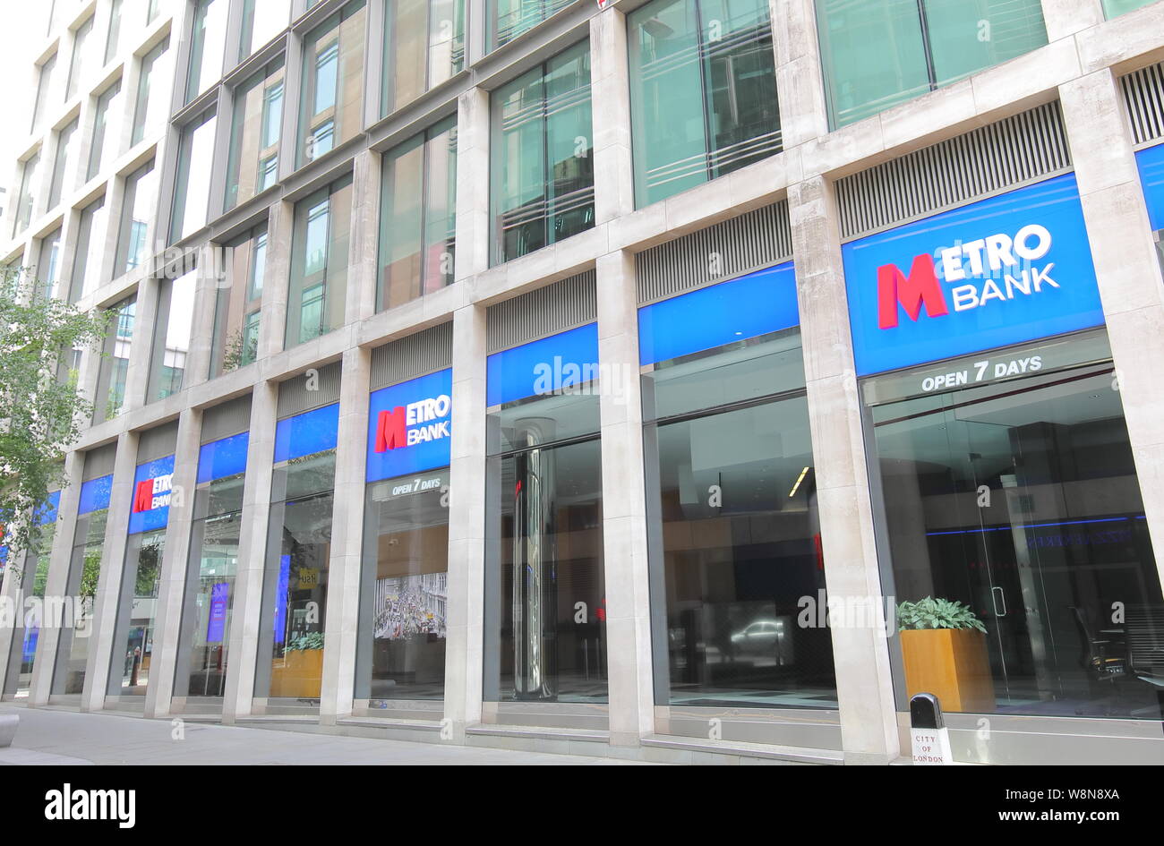 Metro bank UK office in London Stock Photo - Alamy