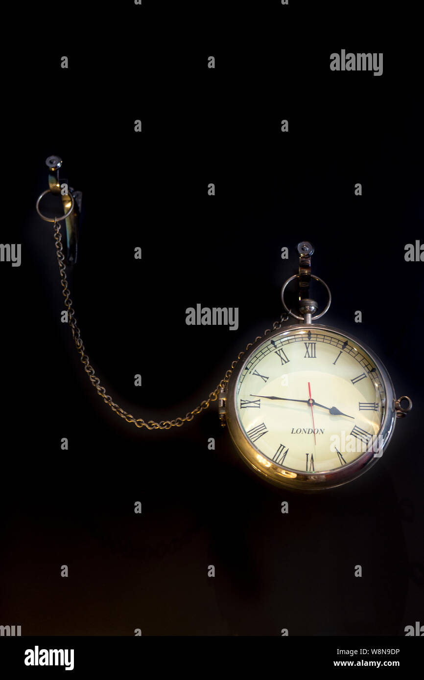 Giant pocket watch hi-res stock photography and images - Alamy