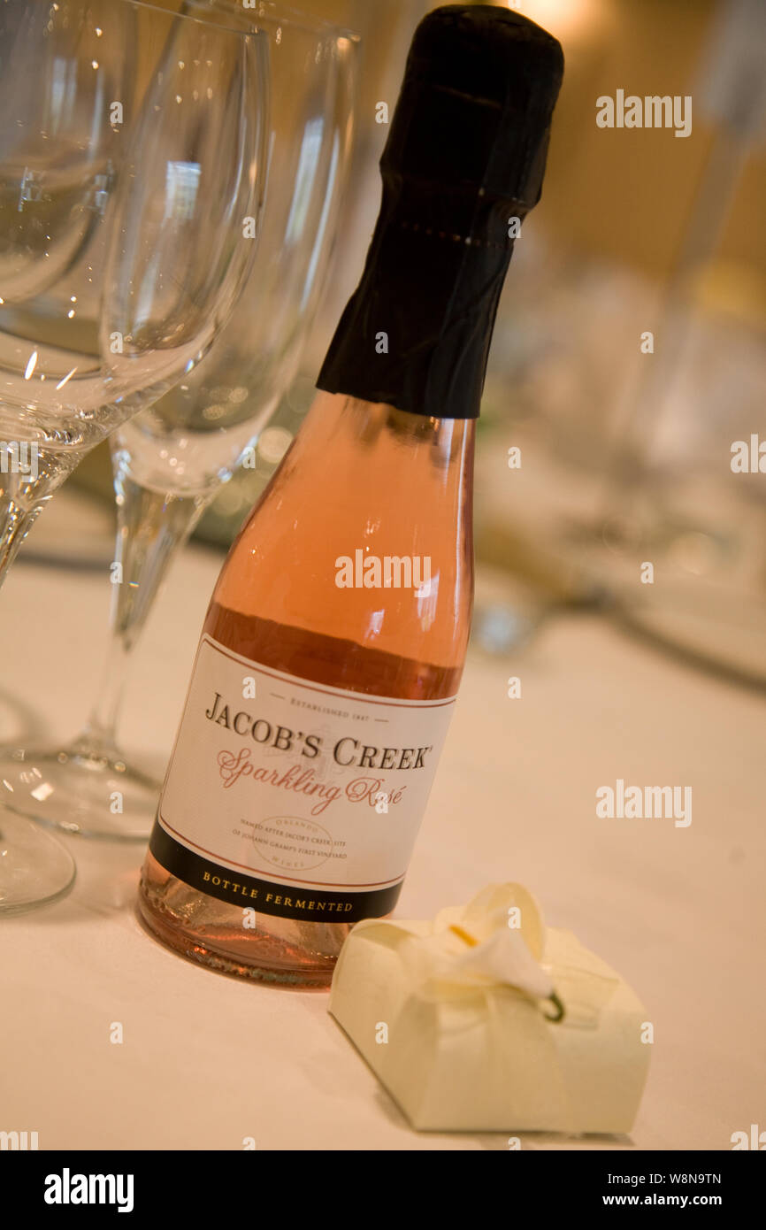 Jacob's Creek Sparkling Rose Mini Bottle of Wine and Wedding Favour ...