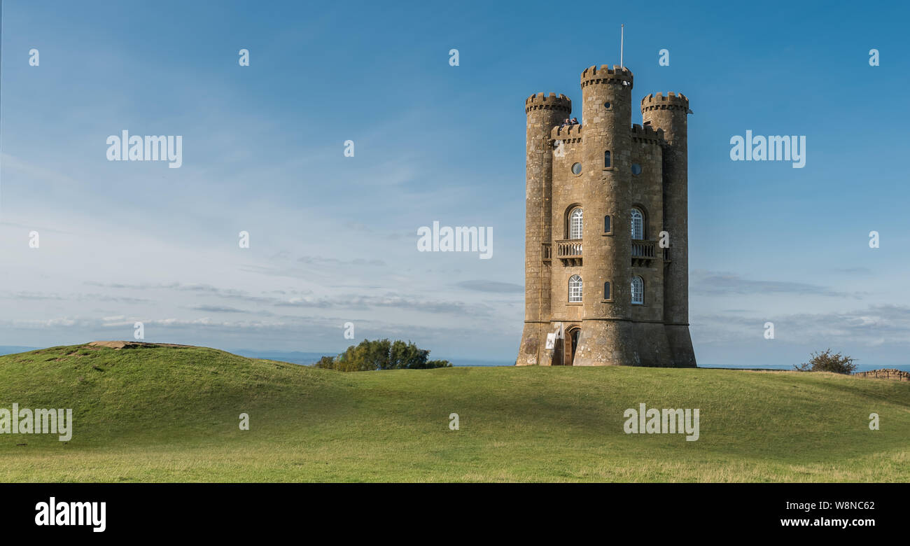 Broadway Tower in the Cotswolds Stock Photo - Alamy