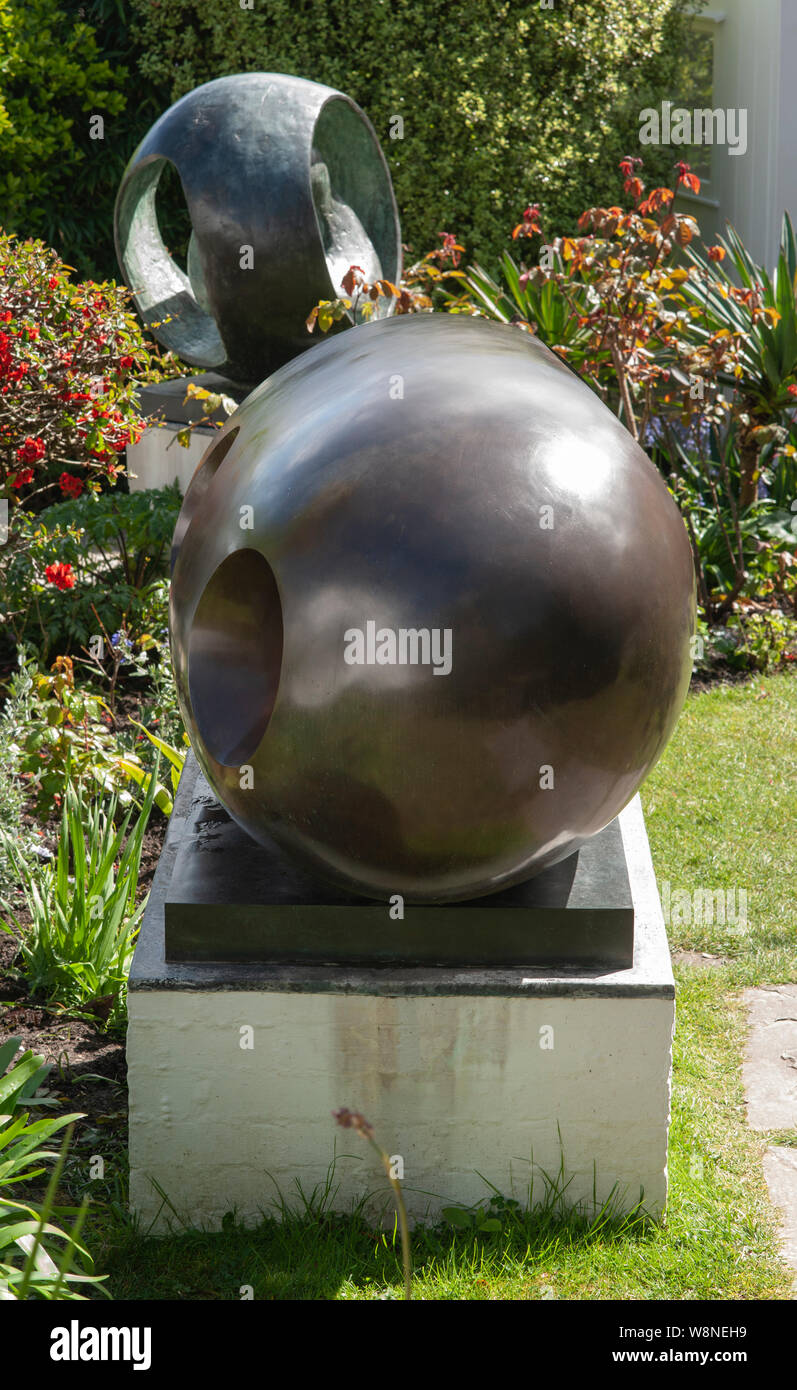 Tate modern garden hi-res stock photography and images - Alamy