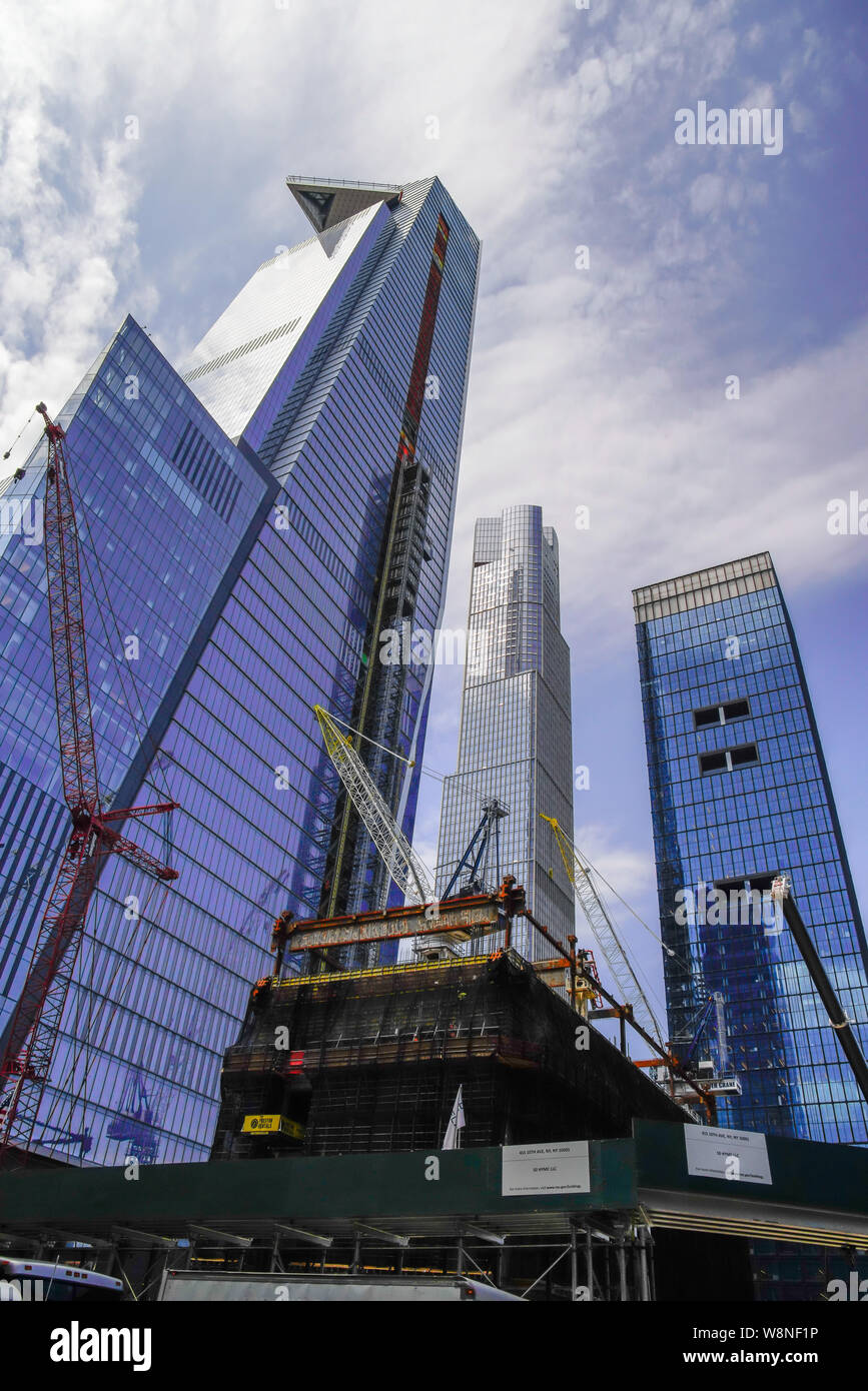 35 Hudson Yards Building In Manhattans West Side Is A Mixed Use