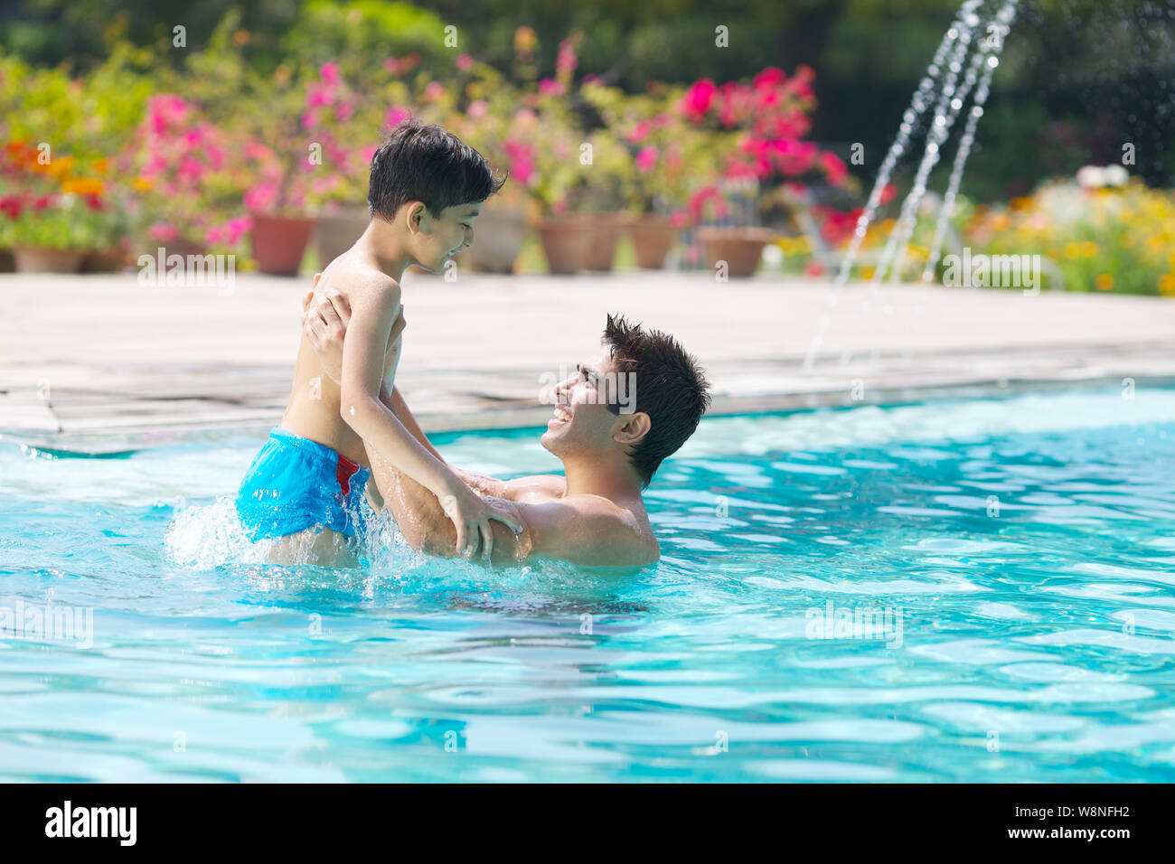 Father son playing pool hi-res stock photography and images - Alamy