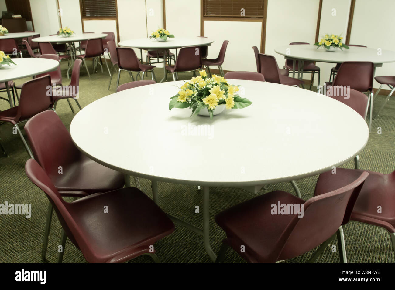 Conference round table hi-res stock photography and images - Alamy