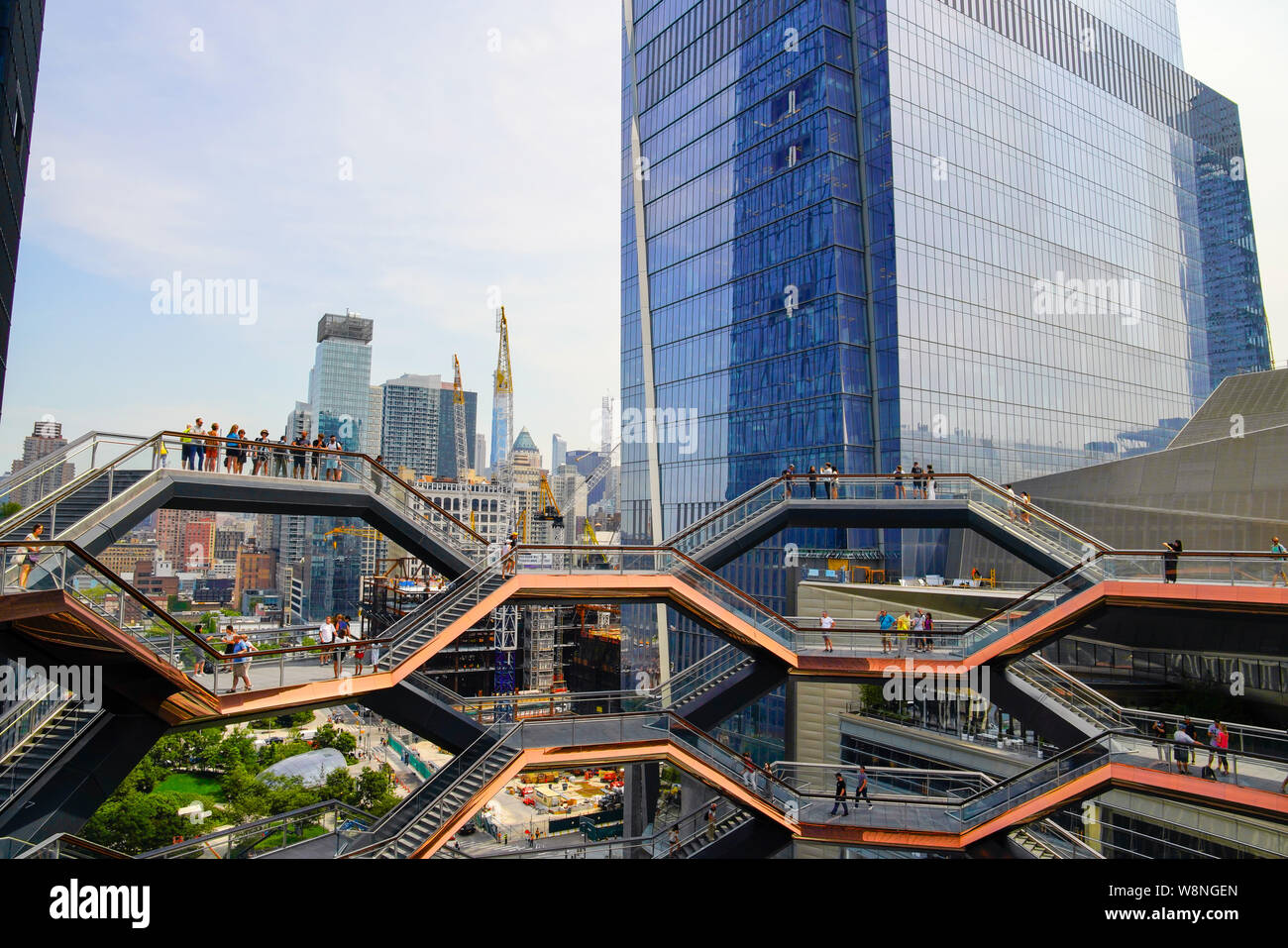 The Vessel (honeycomb-like structure), the construction in center of ...