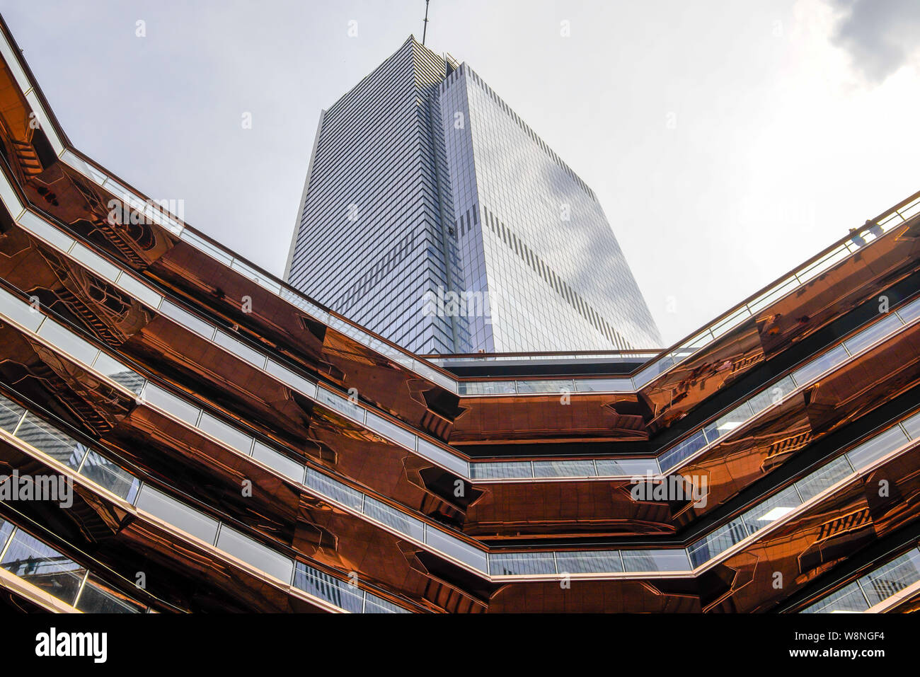 The Vessel (honeycomb-like structure), the construction in center of ...