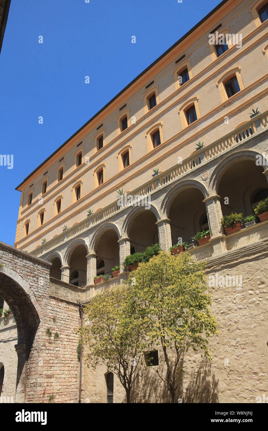 Stone coloured building hi-res stock photography and images - Alamy