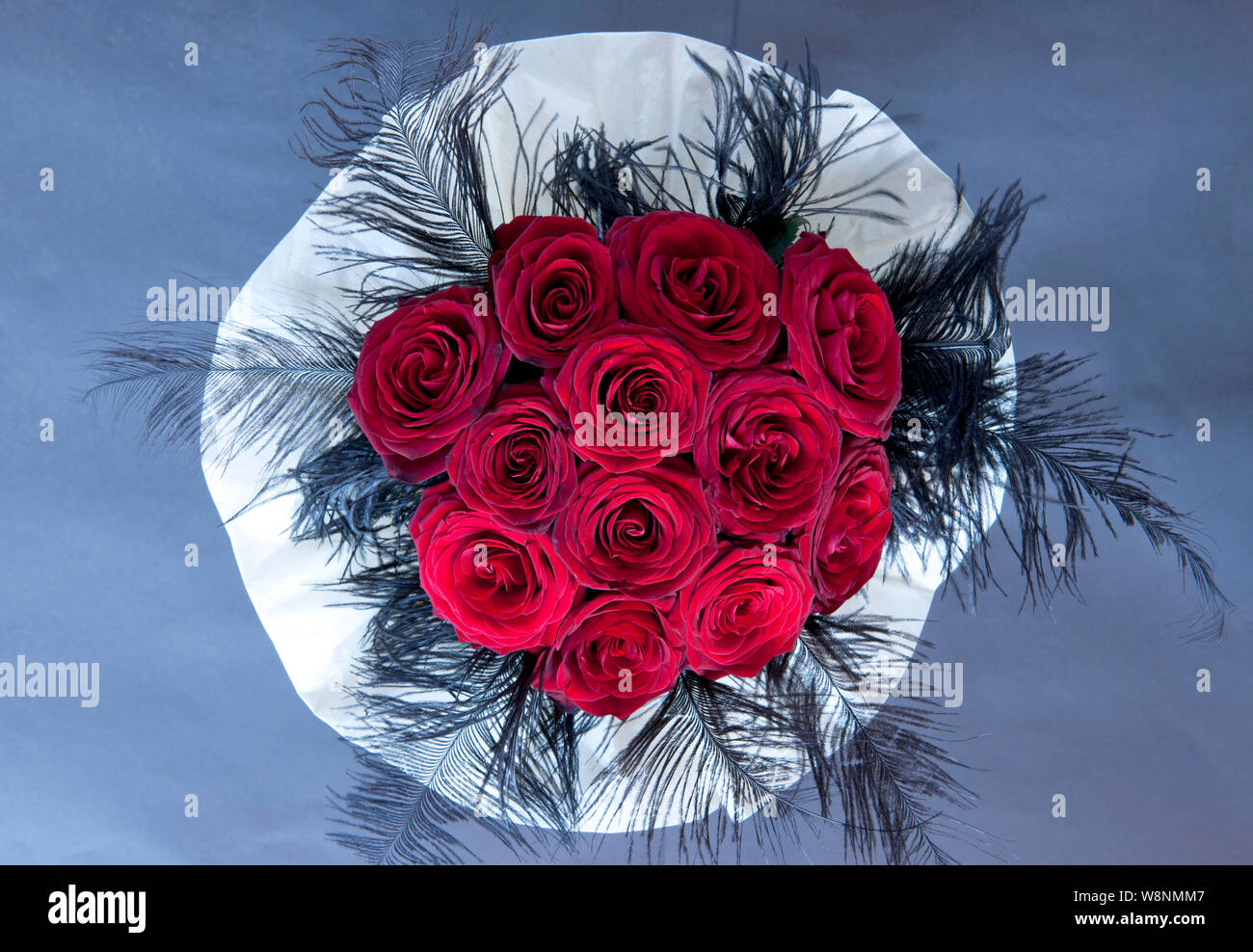 Dozen red roses bouquet hi-res stock photography and images - Alamy