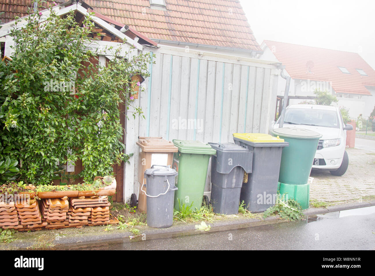 Nets containers hi-res stock photography and images - Alamy