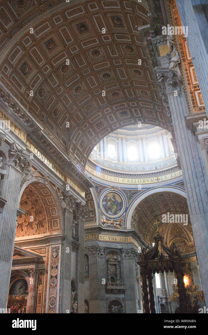 Painted roman statues hi-res stock photography and images - Alamy