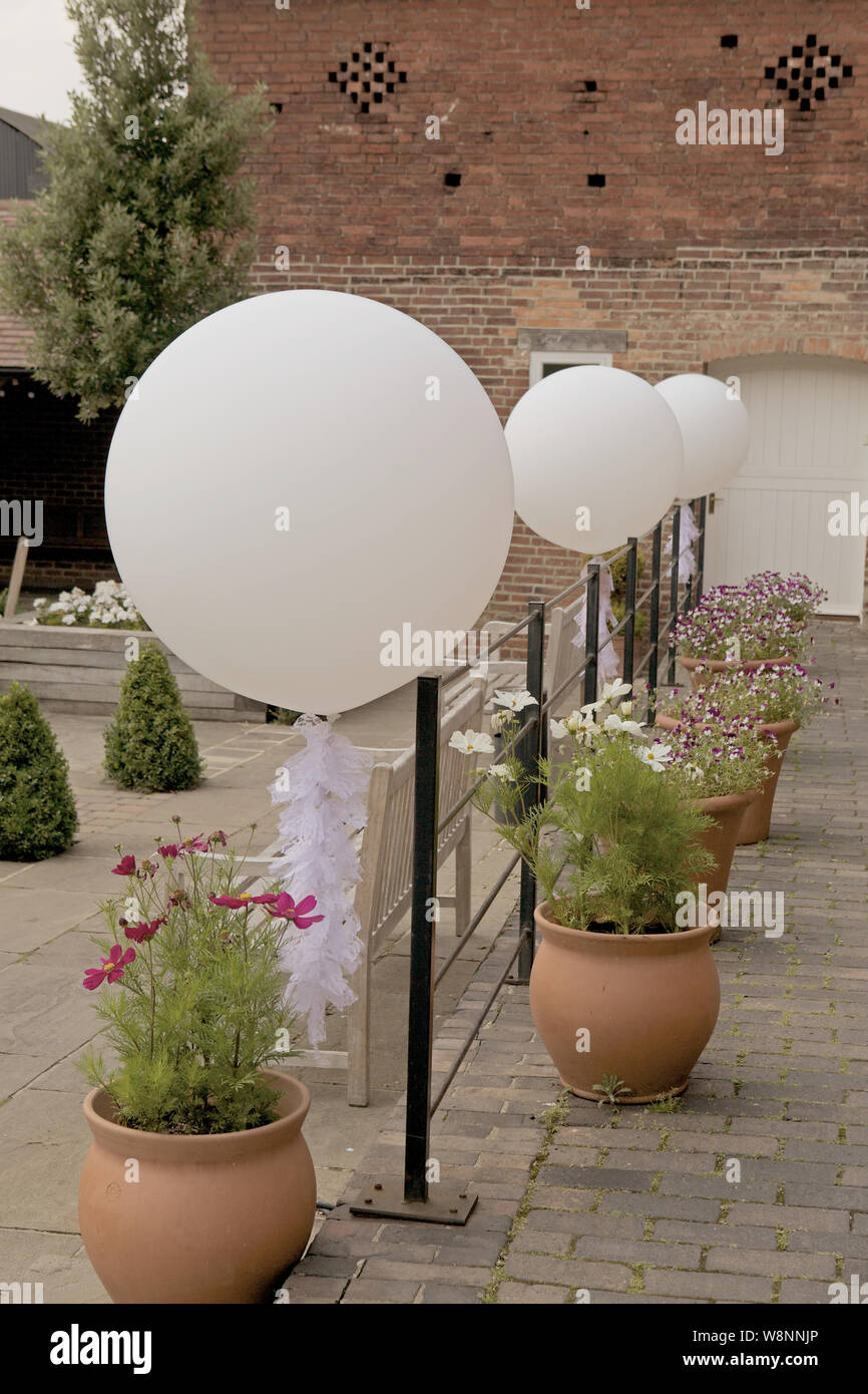 Extra large balloon hi-res stock photography and images - Alamy