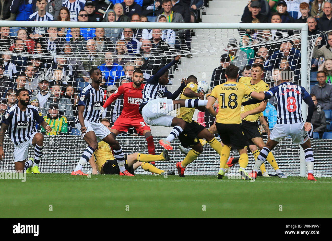 Millwall crowd hi-res stock photography and images - Alamy