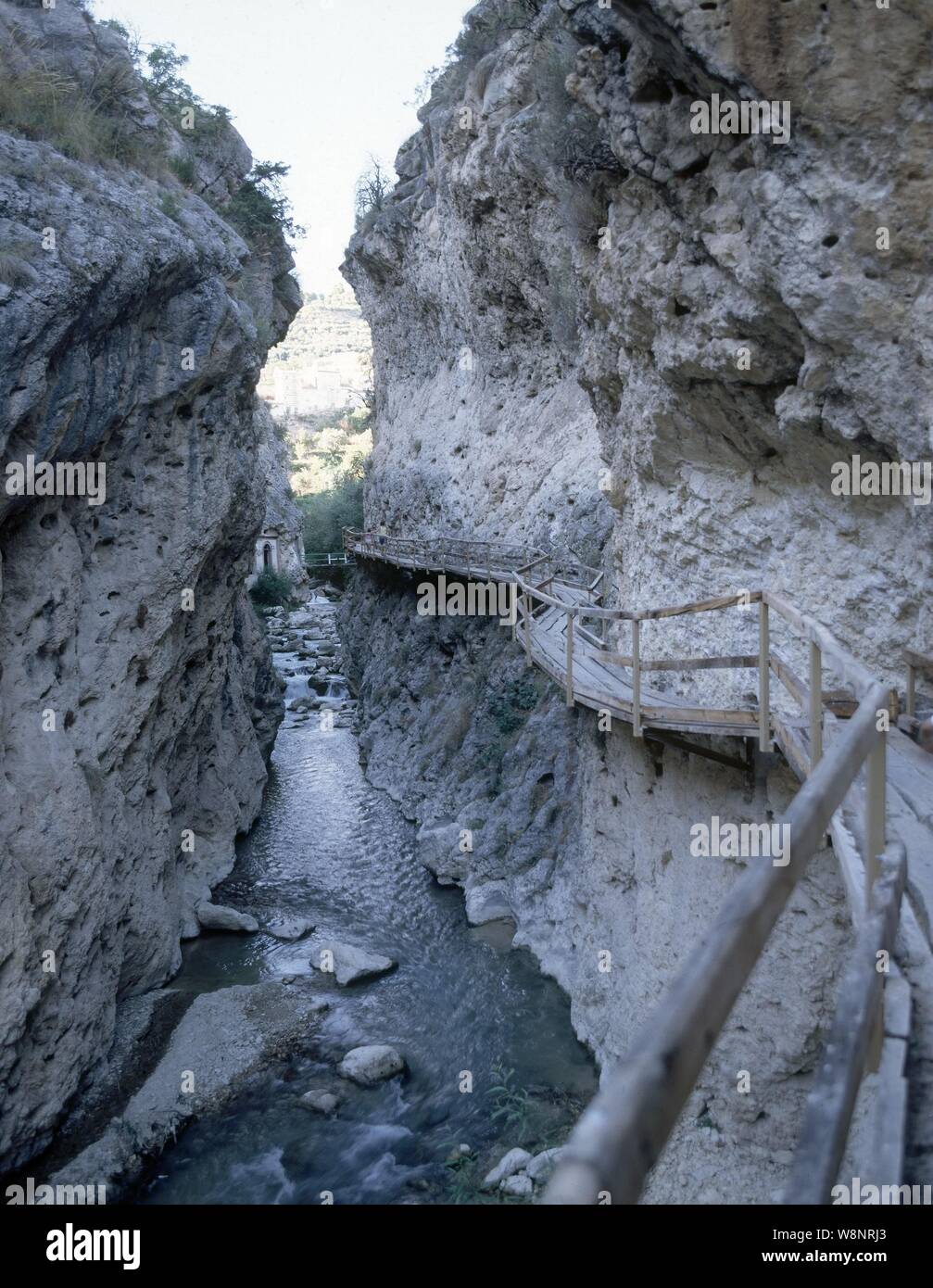 CAMINO DE MADERA EN LA GARGANTA DEL RIO CASTRIL. Location: EXTERIOR ...